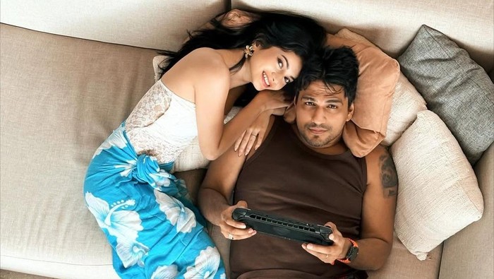 Ada Emoji Cincin dengan Cornelio Sunny di Bio IG Ratu Sofya