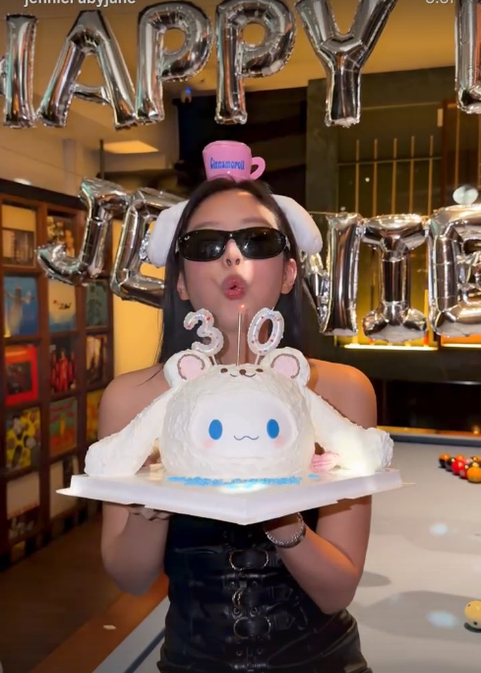 Jennie 'BLACKPINK' Ulang Tahun, Bagikan Foto Kue dan Pizza!