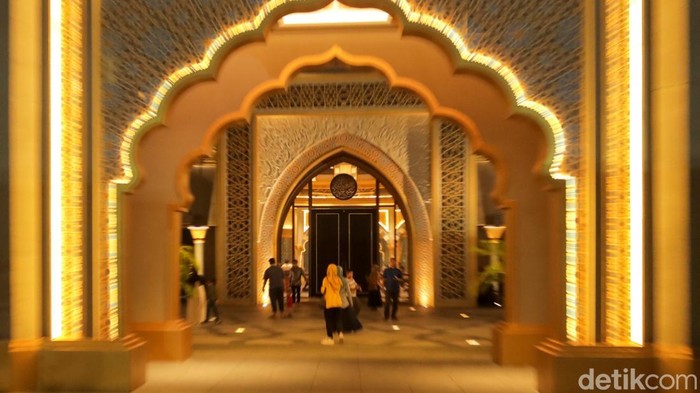 Kilau Arsitektur Islam di Masjid Al-Ikhlas PIK 2