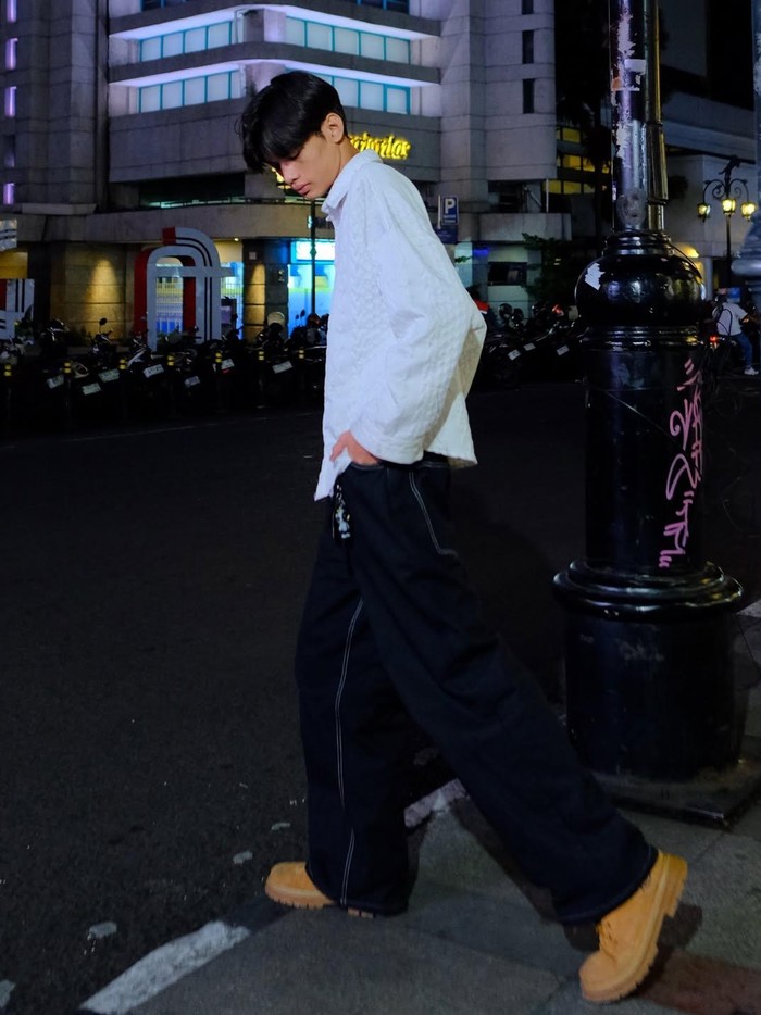 Mike Octavian Ngumpet dari Ortu Jadi Manusia Silver, Kini Jalan di Catwalk