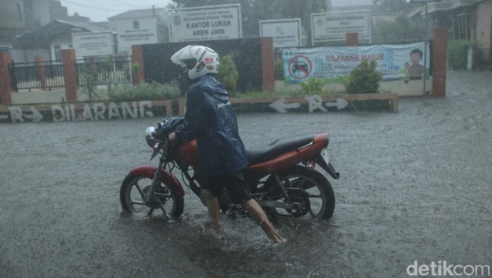 Hujan Tak Henti, Perumnas 3 Bekasi Dikepung Banjir