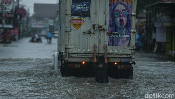 Hujan Tak Henti, Perumnas 3 Bekasi Dikepung Banjir