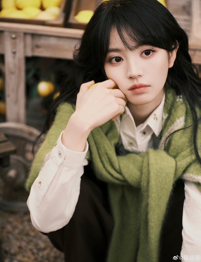 Potret Cantik Tian Xiwei Dijuluki Boneka Hidup, Kalahkan Popularitas ...