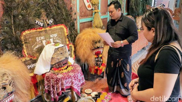 Mencicipi Nasi Goreng Tiwul-Degan Bakar Rempah di Griya Reog Tua Ponorogo