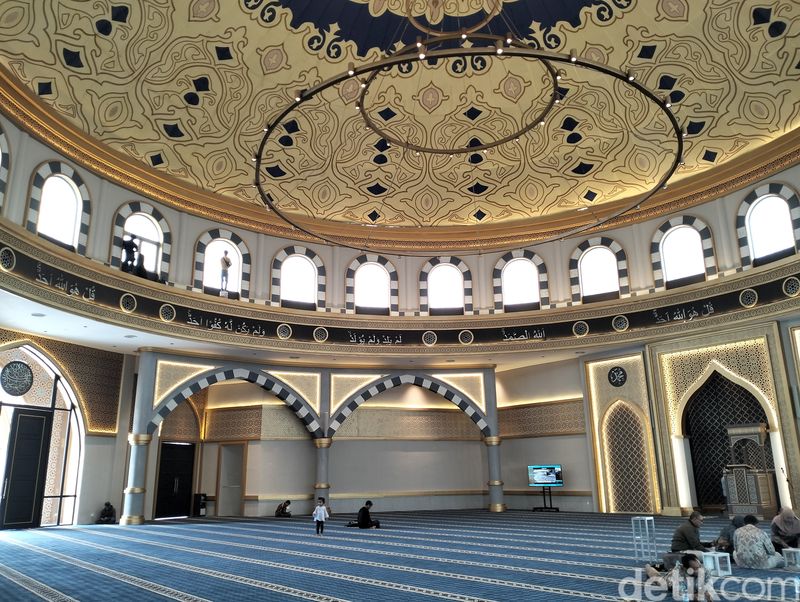 Kegiatan Ramadan di Masjid Al Ikhlas PIK, Tarawih hingga Bazar UMKM