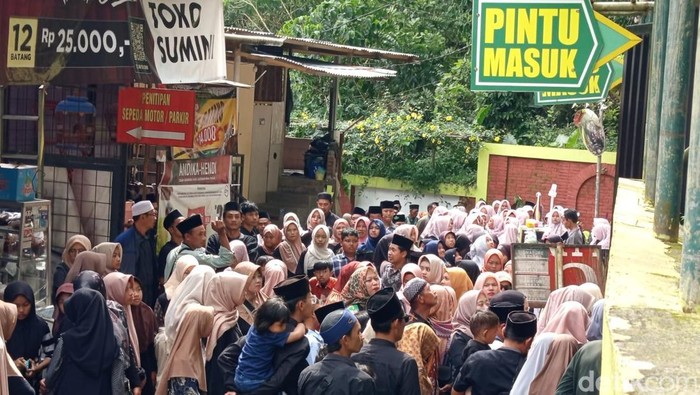 Wisata Religi Gunung Tidar Magelang Kembali Buka Usai Diamuk Badai
