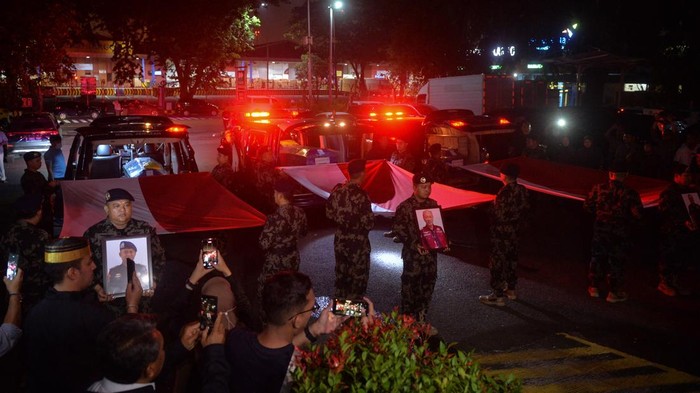 Suasana Haru Iringi Kedatangan Jenazah Korban ATR 42-500 di Soetta