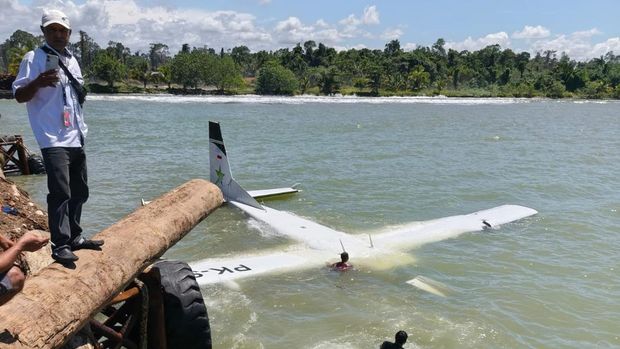 5 Fakta Pesawat Smart Air Ditumpangi Kabandara Kaimana Jatuh di Pantai ...