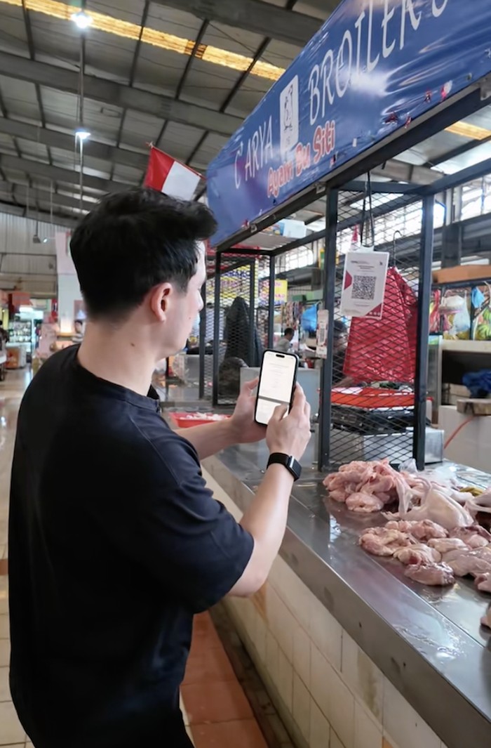 Nino Fernandez Belanja di Fresh Market Bintaro, Ini yang Diborong!