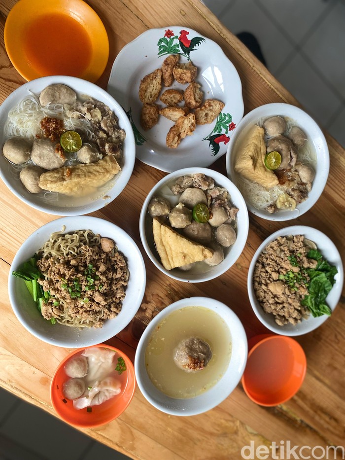 Gurih Sedap! Bakso Gepeng 'Sultan' Hits di Pasar 8 Alam Sutera
