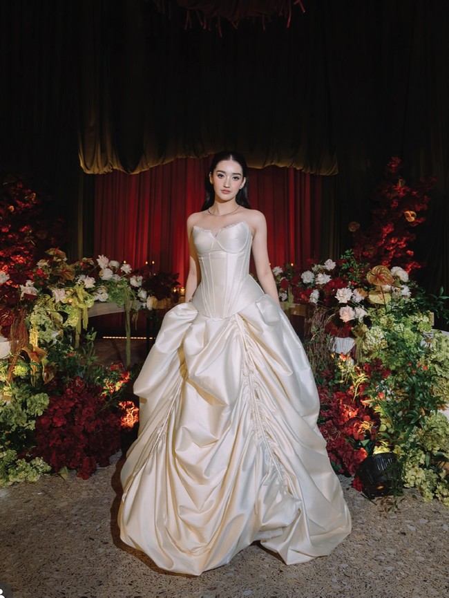 Pesona Ranty Maria di Acara Resepsi-After Party Pernikahan, Cantik Memukau!