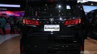 Beda Pajak Toyota Alphard versi 'Murah' vs Alphard Biasa