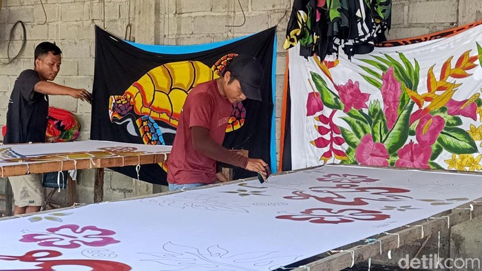 Kain Pantai Batik Painting Asal Probolinggo Tembus Pasar Mancanegara