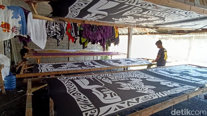 Kain Pantai Batik Painting Asal Probolinggo Tembus Pasar Mancanegara