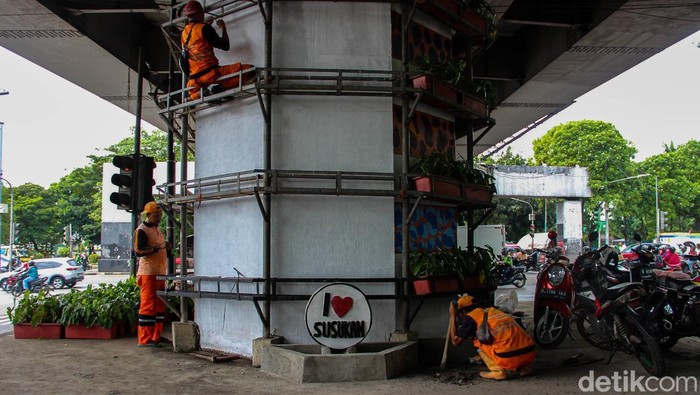 Kolong Flyover Pasar Rebo Ditata Lebih Estetik