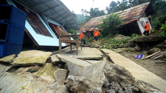 Desa Padasari Tegal Zona Merah, Ratusan Rumah Rusak Akibat Tanah Bergerak