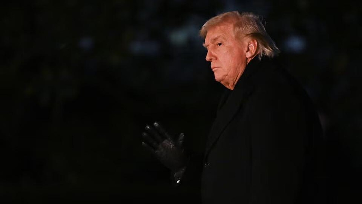 Umumkan Kematian Pemimpin Tertinggi Iran, Trump Sebut Ali Khamenei Penjahat