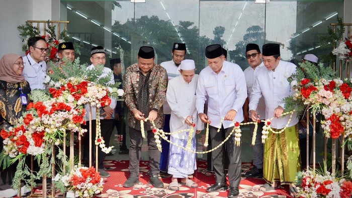 Perkuat Kopdes Merah Putih, Menkop Resmikan Torasera Nurja Berkah