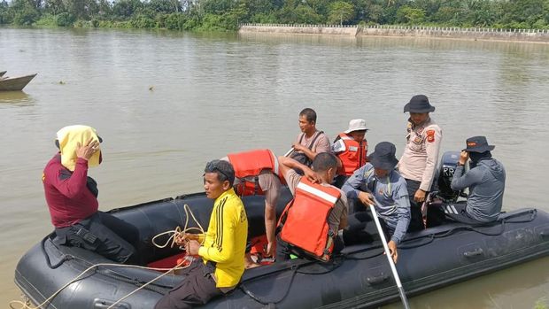 Polres Kampar Amankan Upacara Adat Sambut Ramadan Balimau Kasai
