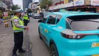 Awas Macet, Benhil dan Gatsu 'Merah' Jelang Jam Buka Puasa