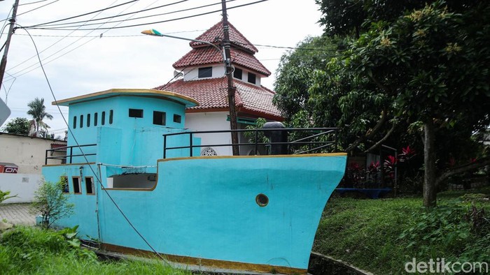 Potret Masjid Perahu Cibarusah yang Simpan Jejak Sejarah
