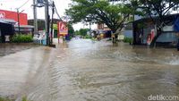 Jalan Poros Moncongloe-Makassar Terendam Banjir, Jalur Alternatif Lewat ...