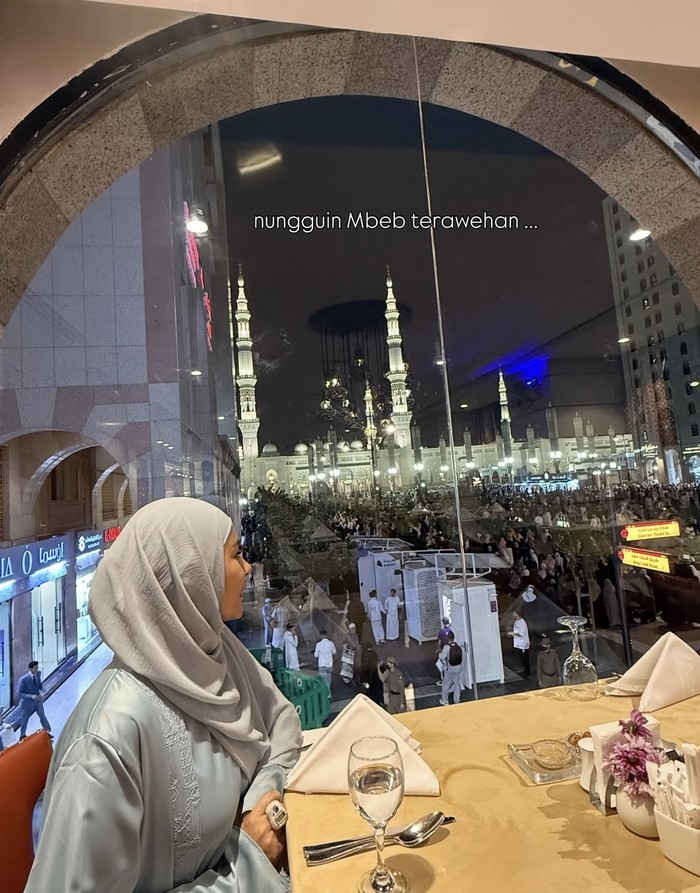 Serunya Meisya Siregar Kulineran Bareng Keluarga di Arab hingga Jepang
