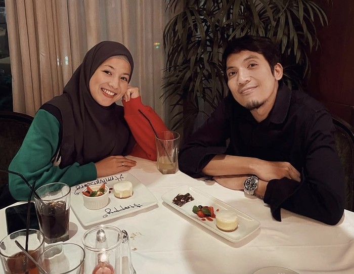 Momen Desta Mahendra Ngopi bareng The Dudas dan Makan Bareng Mantan Istri