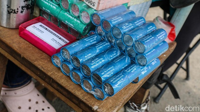 Jelang Lebaran, Jasa Tukar Uang Baru Menjamur di Kawasan Asemka