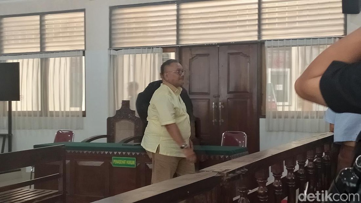 Banding Ditolak, Hukuman Togar Situmorang Jadi 3 Tahun Bui