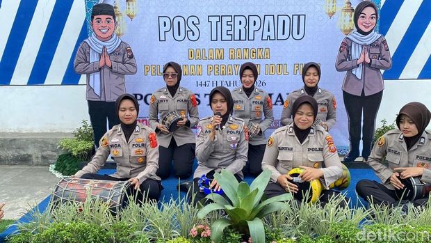Tak Sekadar Rehat, Pemudik Belajar Sejarah Santri di Pos Singaparna