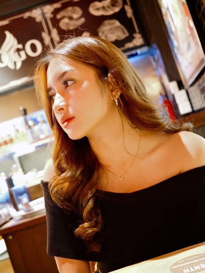 Cantiknya Yuriska Patricia, Pacar Asnawi yang Hobi Hangout di Kafe