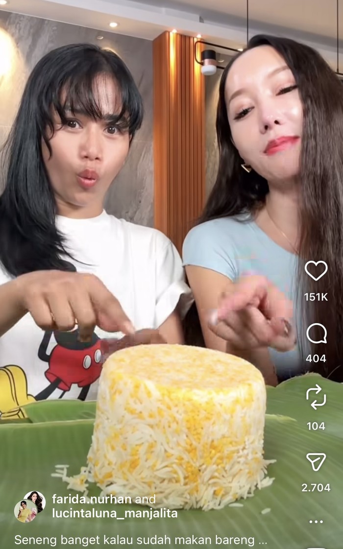 Seru! Lucinta Luna Mukbang Pizza hingga Nasi Telur bareng Omay