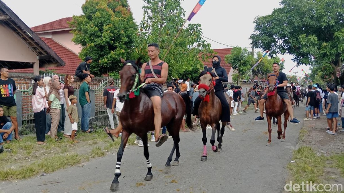 Tradisi Tiyu di Desa Jantuk, Berawal Perang Kerajaan Selaparang Vs ...