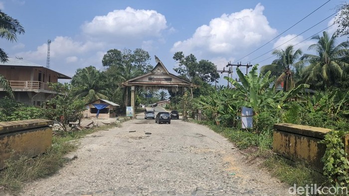 Jalan Rusak di Jalur Riau-Sumut, Bikin Pemudik Was-was saat Melintas