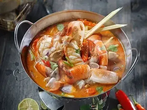 Arroy! 5 Tempat Makan Tom Yum di Jakarta yang Segarnya Bikin Nagih