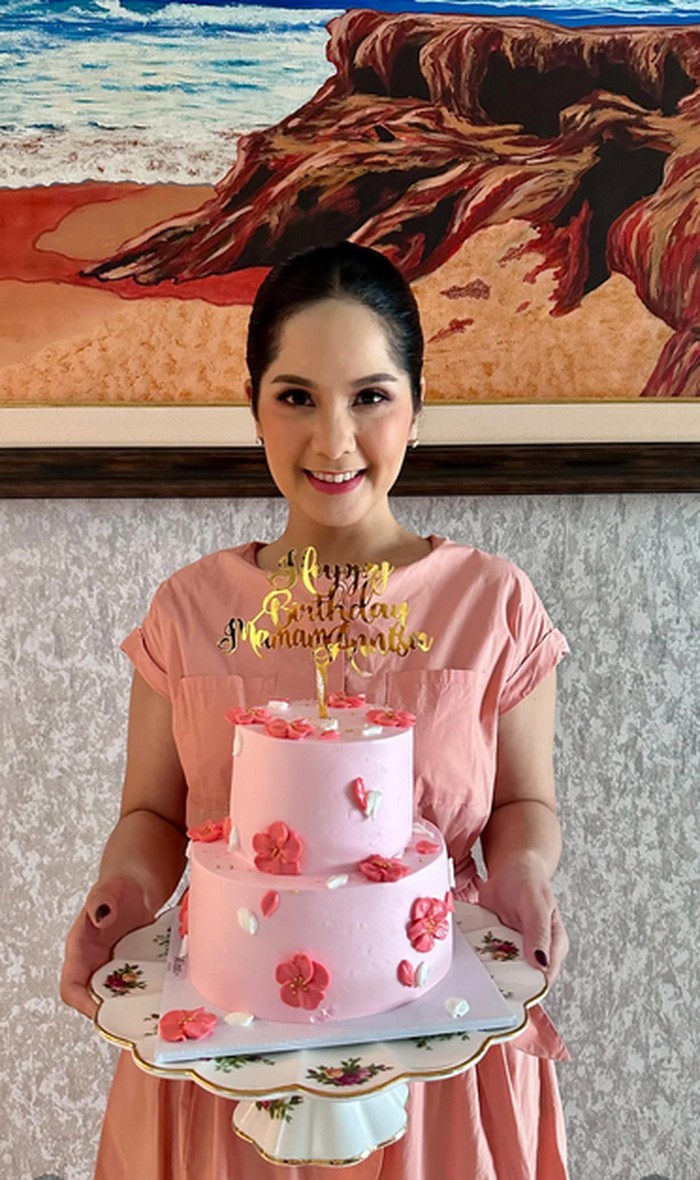 Annisa Pohan Hobi Kulineran di Berbagai Kota, Cicip Sei Sapi hingga ...