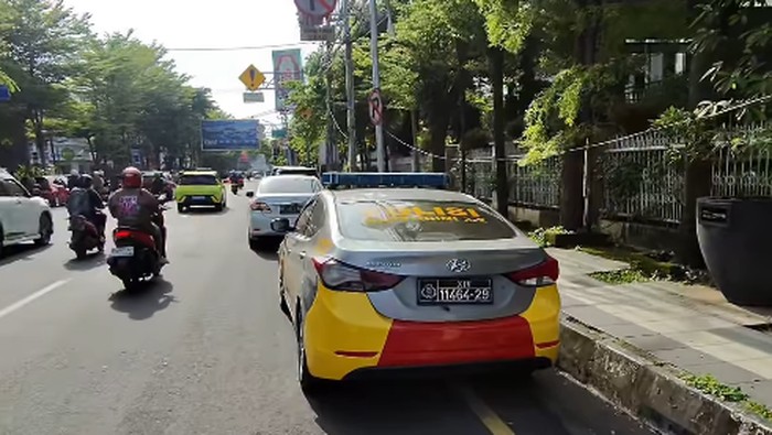 Viral Mobil Polsek Rappocini Makassar Parkir Sembarangan, Polres ...