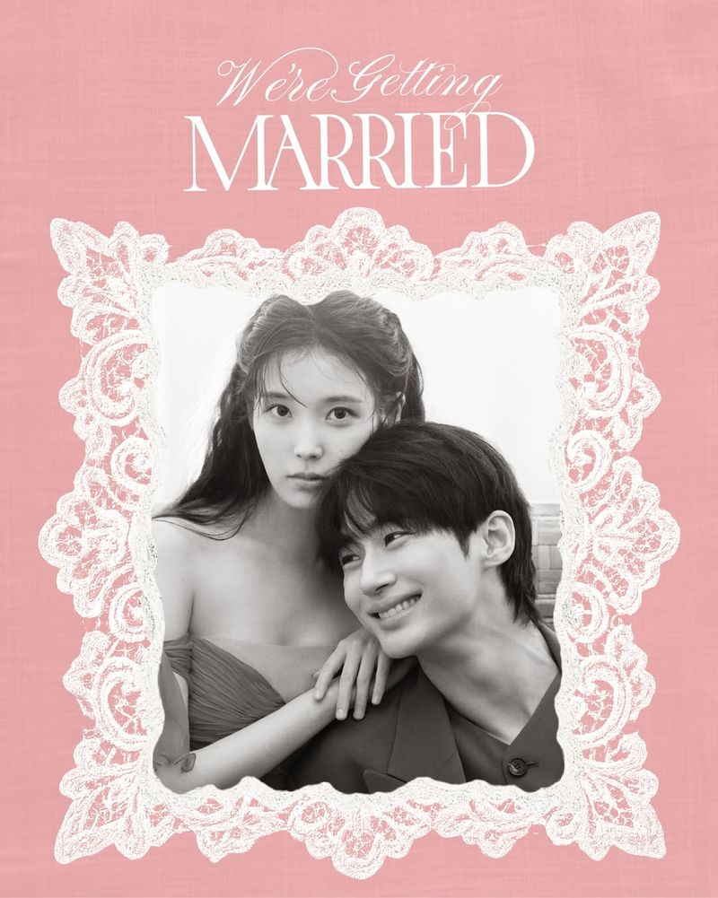 April Mop! Byeon Woo Seok & IU Bikin Heboh Sebar Undangan Pernikahan