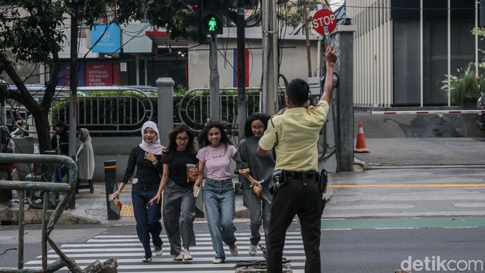 Zebra Cross Difungsikan, Mobilitas Warga Jadi Lebih Tertib