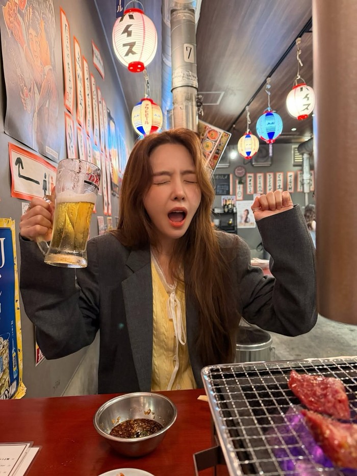 Potret Minah Girl's Day Jalan Bareng Suami ke Fukuoka