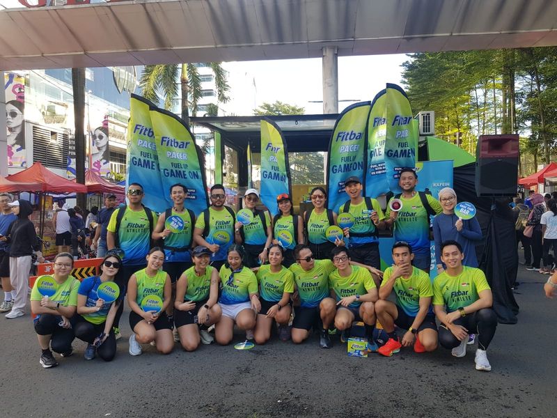 Seru! Warga CFD Senayan Antusias Ikut Yoga hingga Lari Bareng Fitbar
