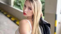 Alasan Dasha Gartman Si Bule Barbie Single di Usia 42