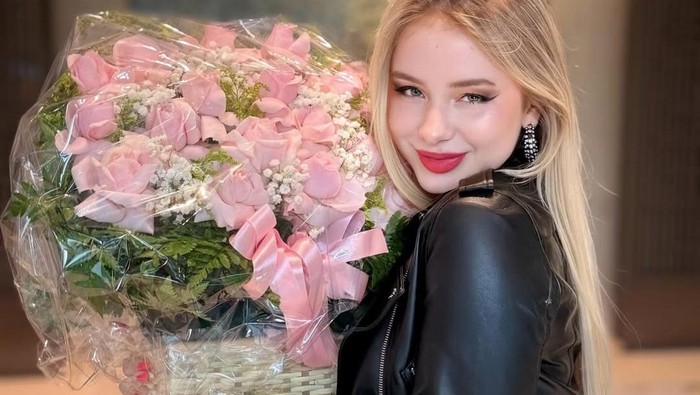 Alasan Dasha Gartman Si Bule Barbie Single di Usia 42