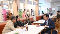 Momen Ketua MPR-DPR-DPD RI Makan Siang di Kantin DPR Bahas Geopolitik