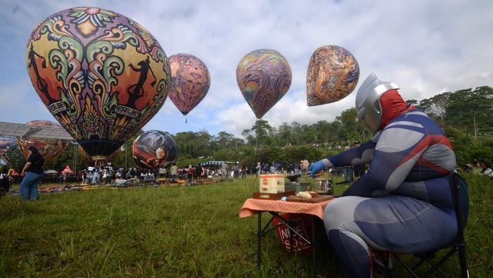 Atraksi Balon Udara Ramaikan Wisata Lereng Merapi