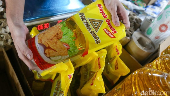 Minyak Goreng Kian Mahal, Tembus Rp23 Ribu per Liter di Pasaran