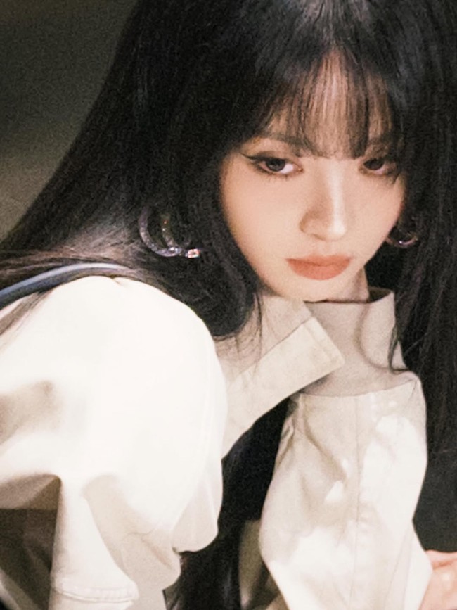 10 Potret Terbaru Tian Xiwei yang Cantik Seperti Boneka
