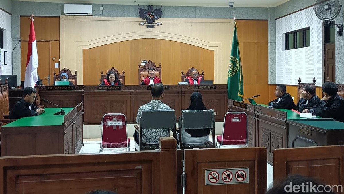 Hakim Perintahkan Usut Eks Bupati Lotim dan Sekda di Kasus Chromebook