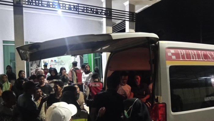 16 Jenazah Korban Laka Maut di Muratara Dibawa ke Palembang untuk ...